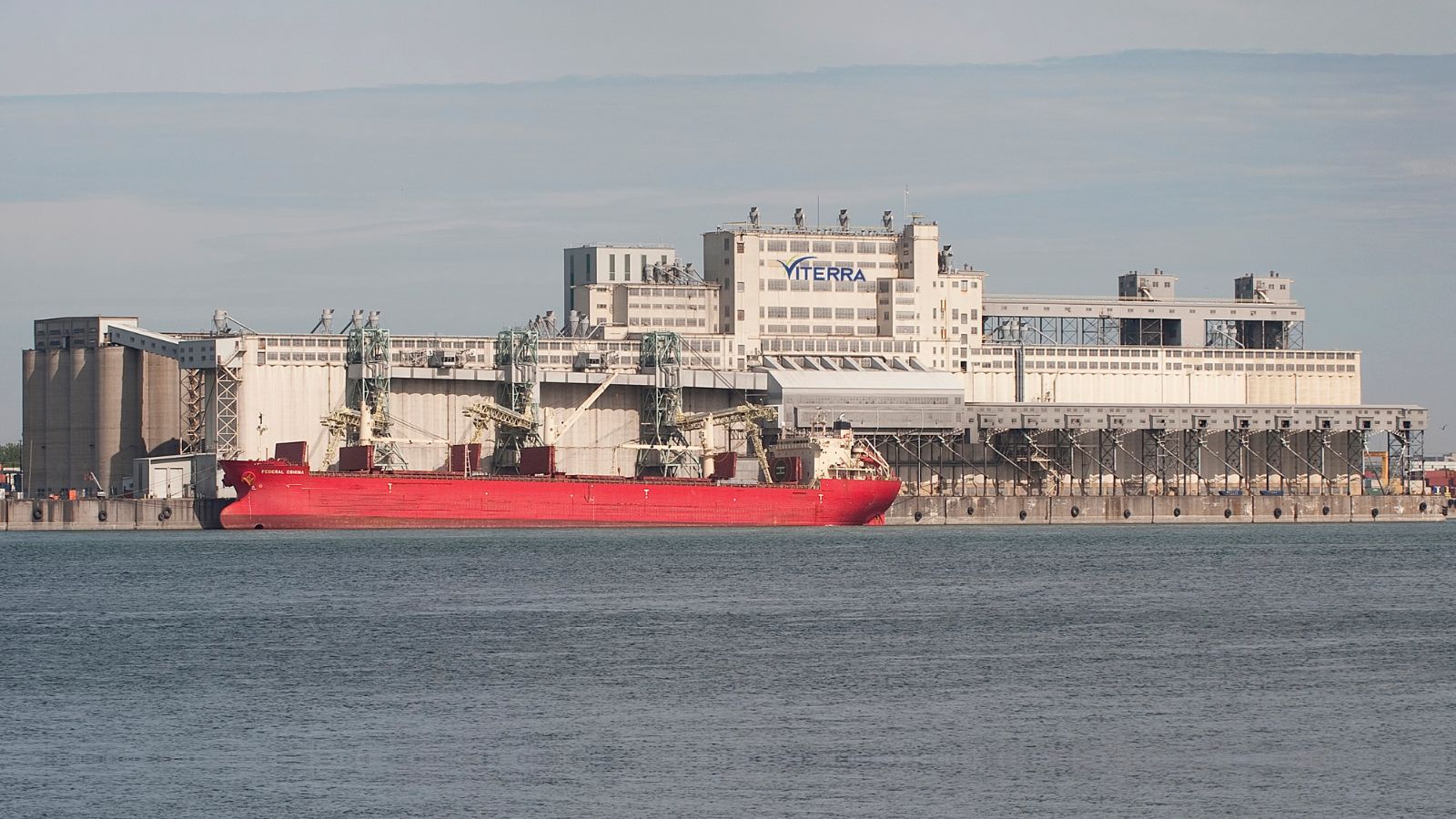 Ship Loading at Thunder Bay & Offloading in Montréal